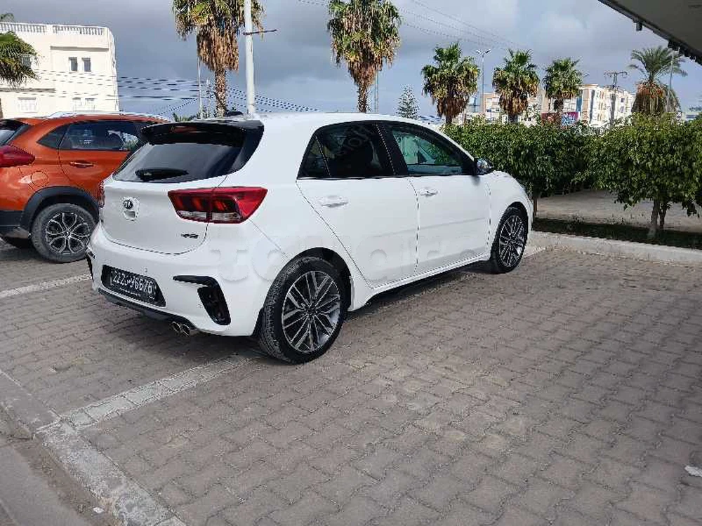 kia rio gt-line | Tayara